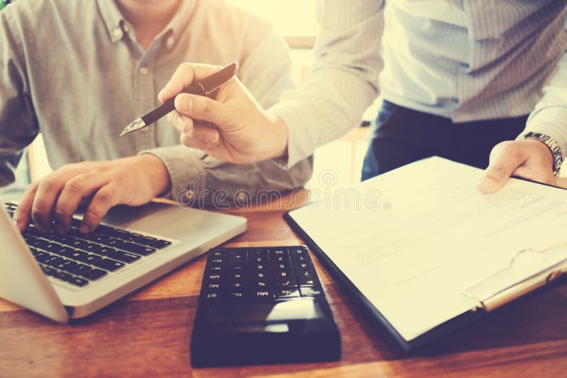 Business Executives Marketing Analyzing Sales Performance, Teamwork ...