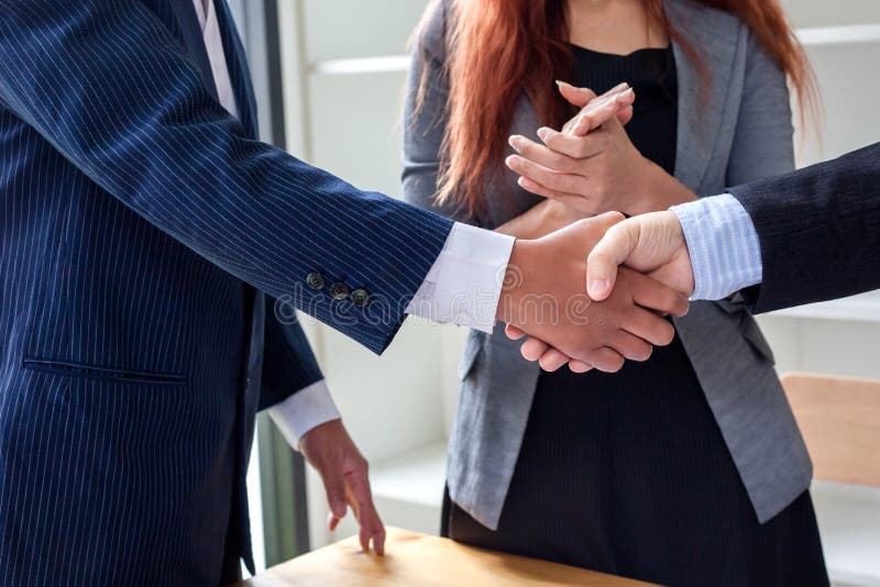 Business Handshake. Business Executives To Congratulate the Joint Stock ...