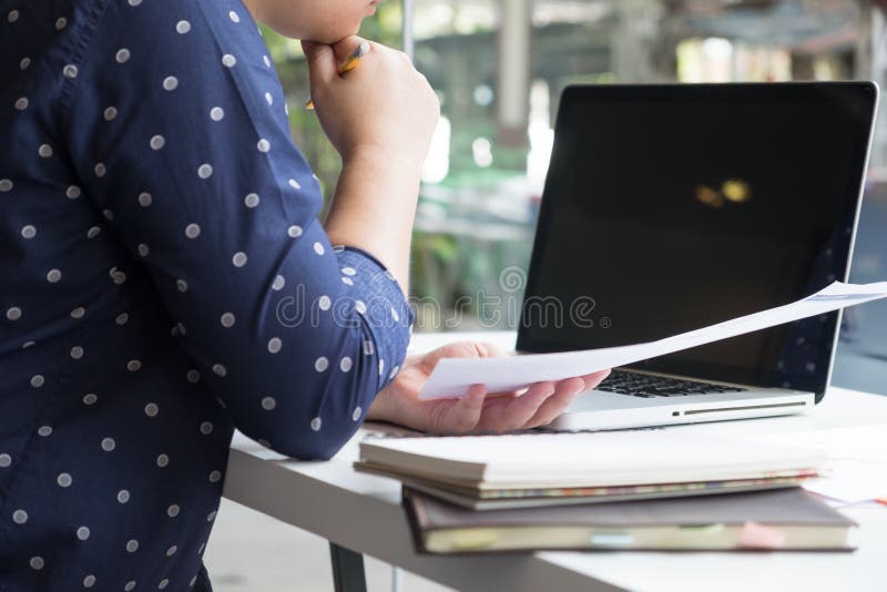 Business Man Office Worker Sitting at Desk Looking at Laptop Com Stock ...