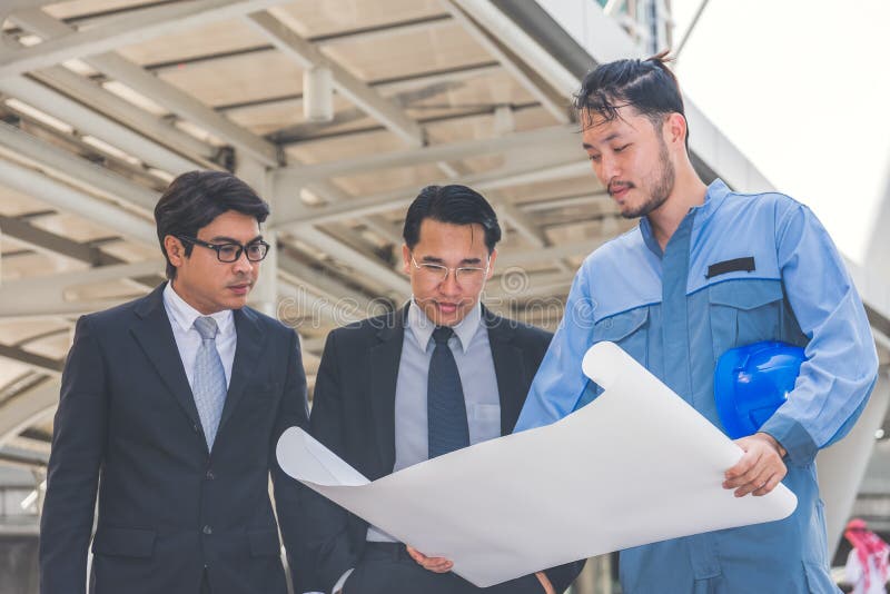 Business Manager and Engineer Meeting Project at Construction Si Stock ...