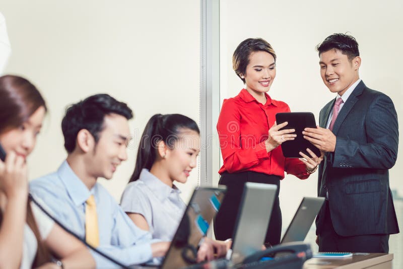 Teamwork - Discussion In The Office Stock Image - Image of business ...