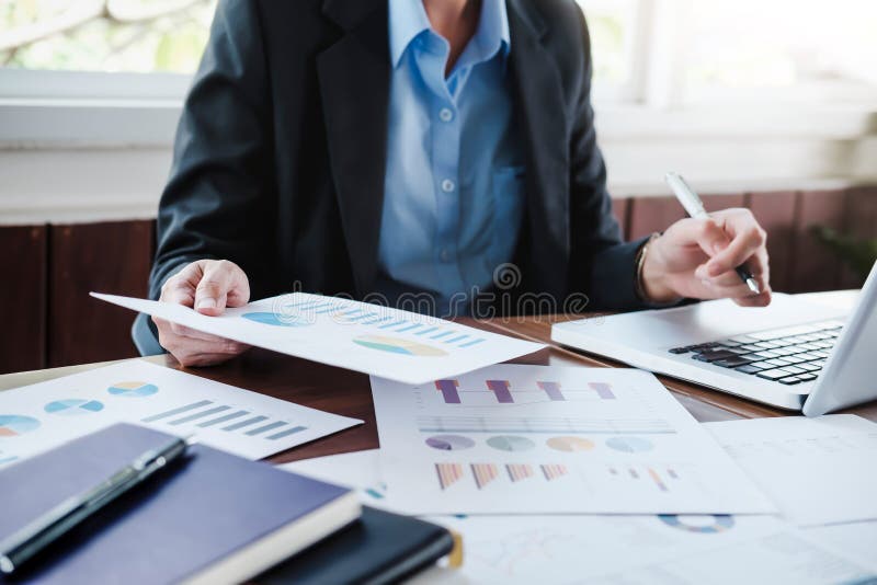 Business People Analyse High Performance Solution. Stock Image - Image ...