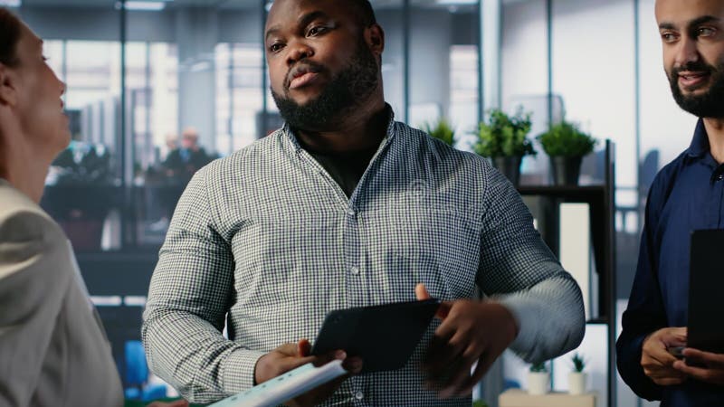 Business People Sharing a Handshake To Mark Commitment To the ...