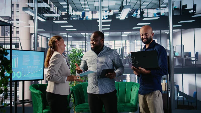 Business People Sharing a Handshake To Mark Commitment To the ...