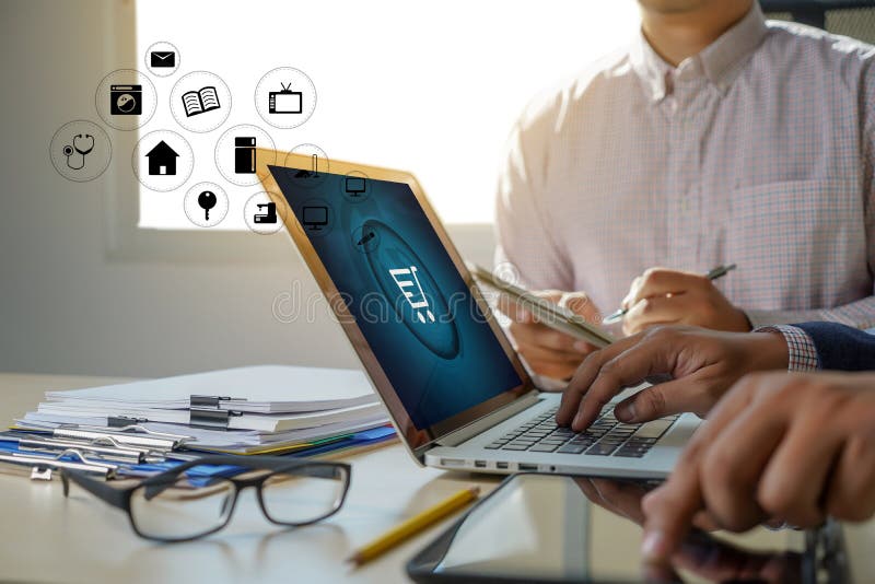 Business People Use Technology E-commerce Internet Global Marketing ...