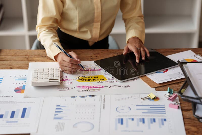 Business Person Process and Workflow Automation with Flowchart ...