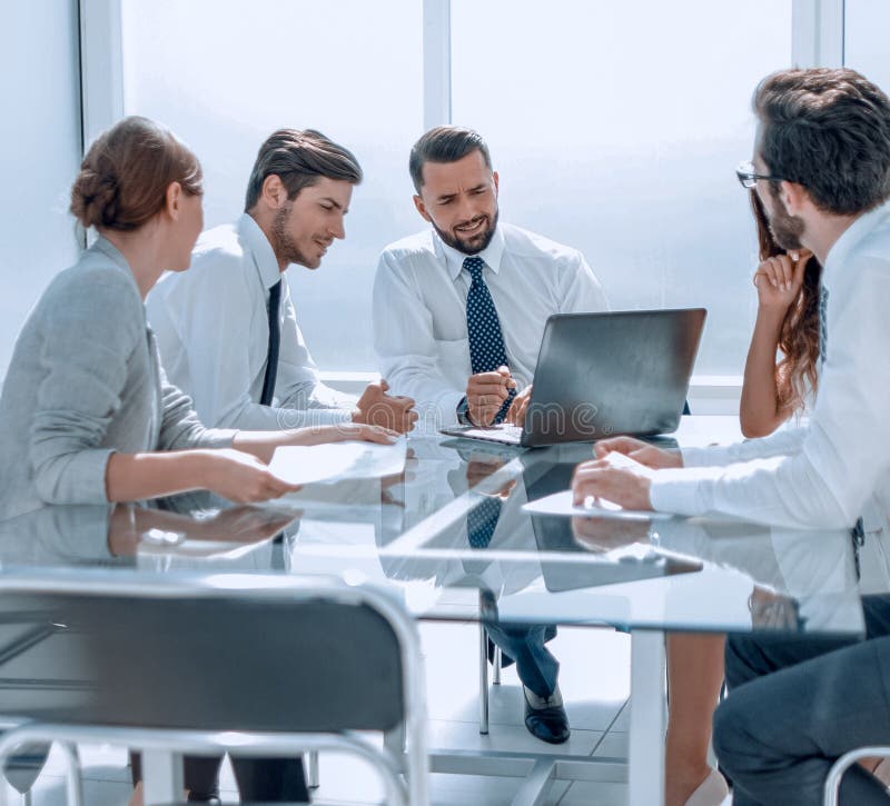 Business Team is Discussing Business Issues. Stock Photo - Image of ...