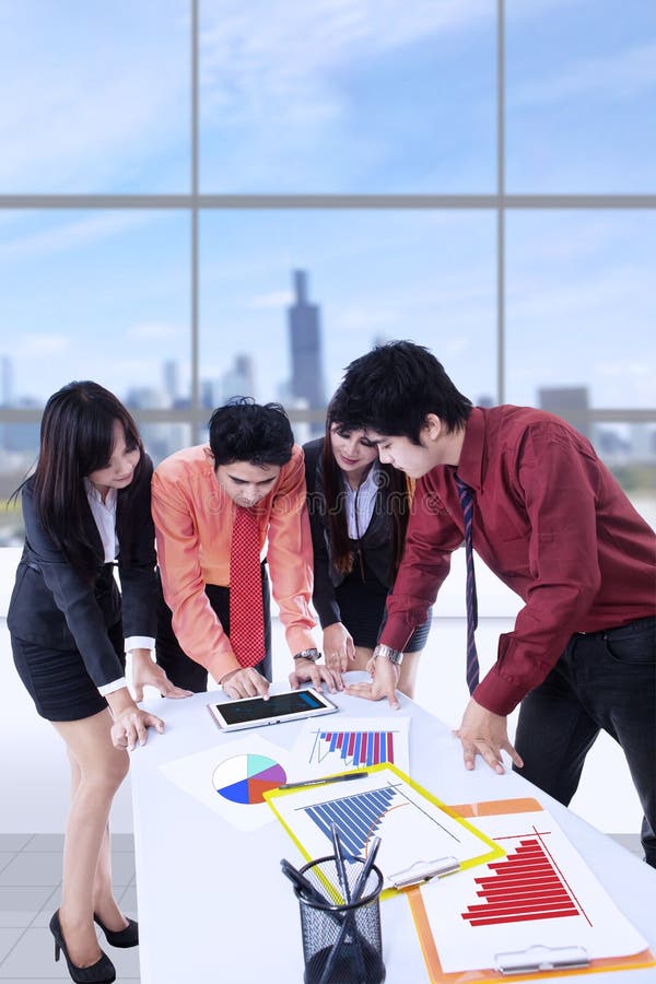 Business Team Meeting at Office, Vertical Shot Stock Photo - Image of ...