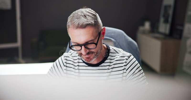 Business, Thinking and Man in Office, Computer and Planning for Project ...