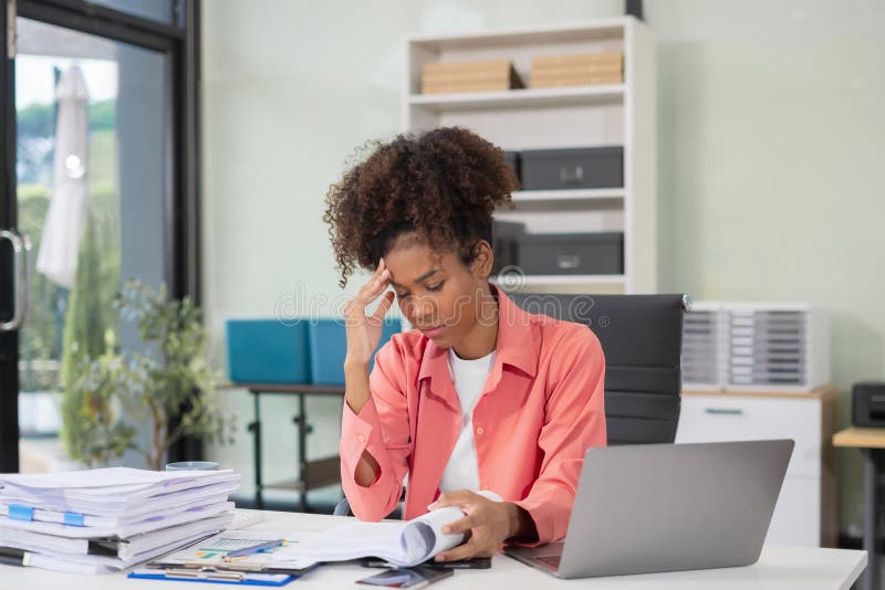 Business Woman are Under Stress from Working for Poor Work, Failed Work ...