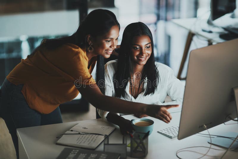 Business Women, Computer and Collaboration in Office for Feedback ...