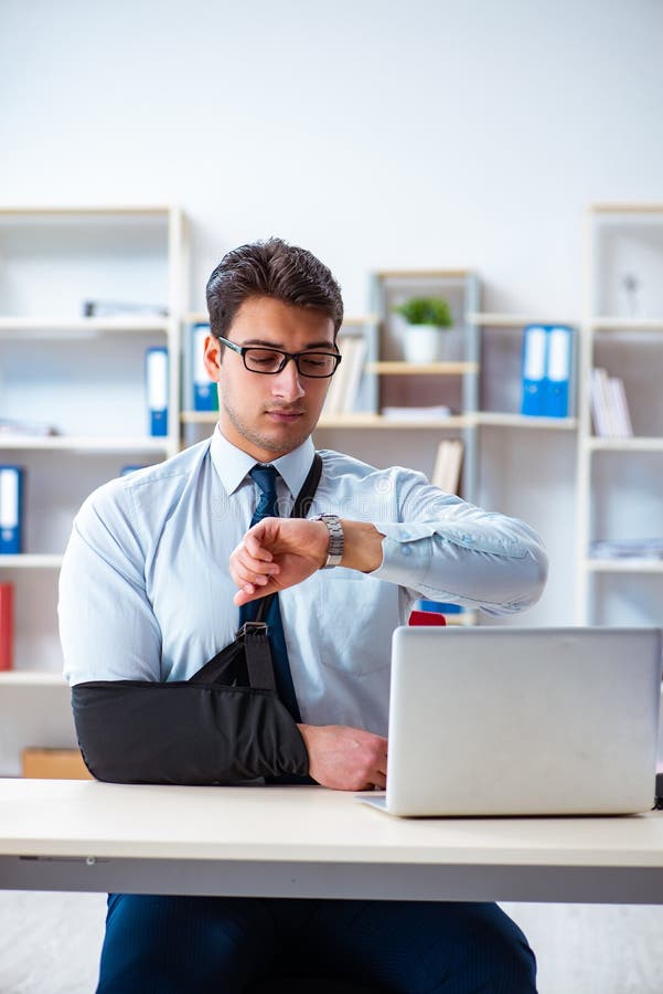 The Businessman with Broken Arm Working in Office Stock Photo - Image ...