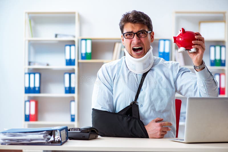 The Businessman with Broken Arm Working in Office Stock Photo - Image ...