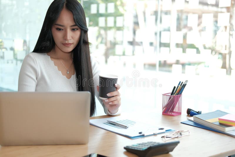 Businesswoman Freelancer Working with Computer. Woman Analyzing Data ...