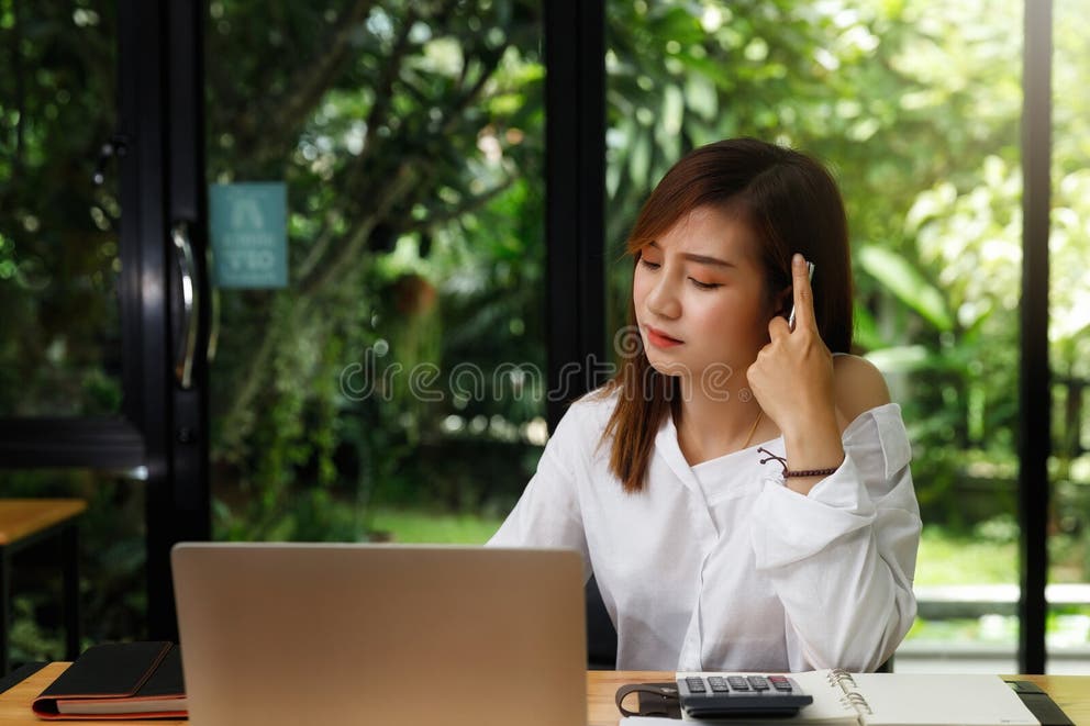 Businesswoman Tired, Stressed and Upset with Project Work Problem Stock ...