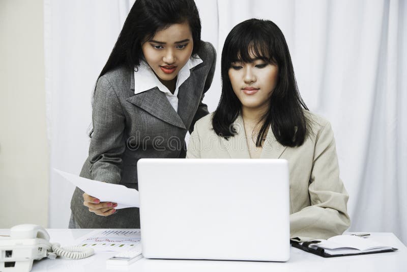 Businesswomen Discussing on Computer Stock Image - Image of executive ...