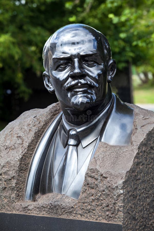 Bust monument of Lenin stock photo. Image of revolution - 74157164