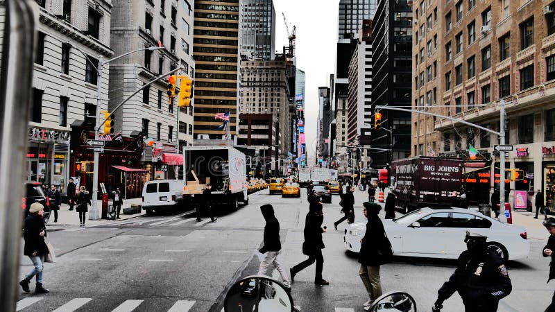 Bustling city editorial stock photo. Image of background - 85173323