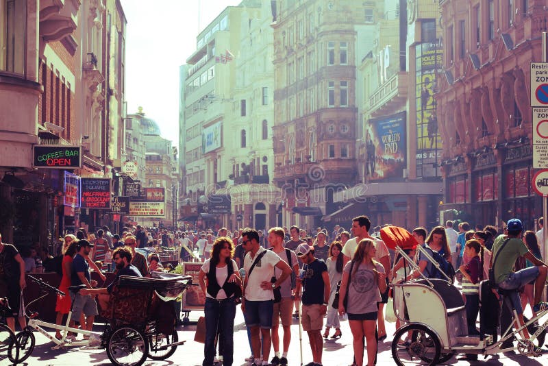 A Bustling Street in London Editorial Stock Image - Image of hazy ...