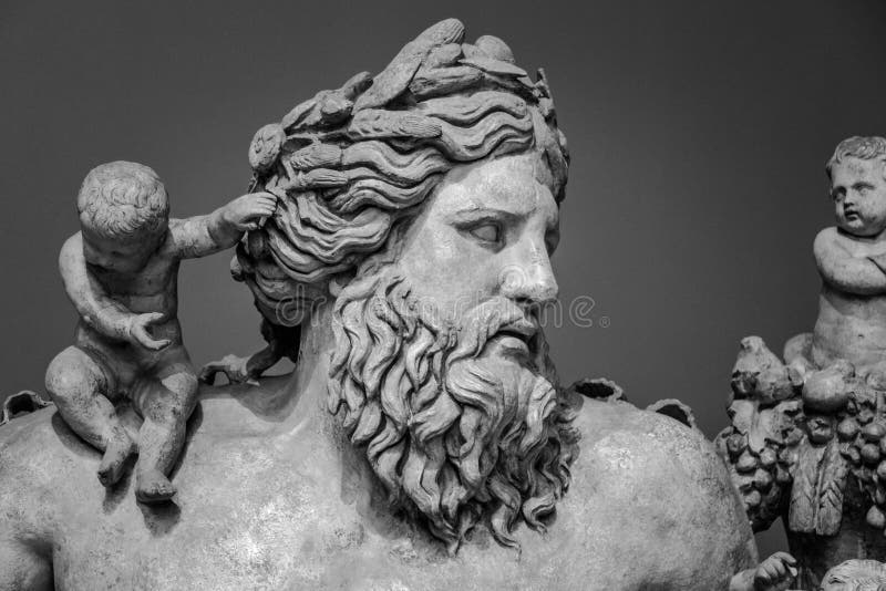 Busto Antiguo De Dios Del Río Nilo Foto de archivo - Imagen de cultura ...