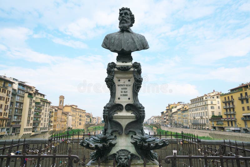 Busto Del ` S De Benvenuto Cellini En Ponte Vecchio Fotografía ...