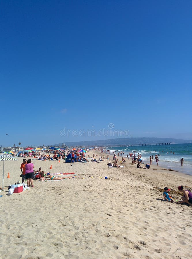 Busy Beach, Scarborough, Yorkshire. Editorial Photography - Image of ...