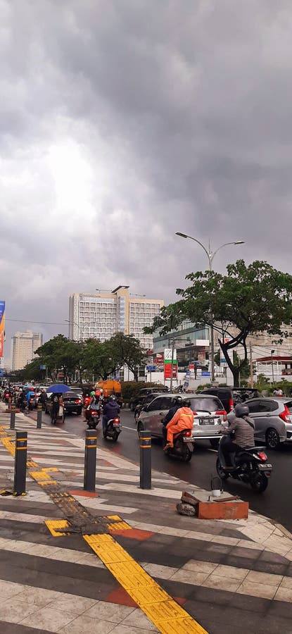 Busy Traffic in Cloudy Weather Editorial Stock Image - Image of busy ...