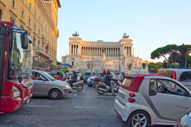 Busy Traffic on Piazza Venezia in Rome Editorial Stock Image - Image of ...