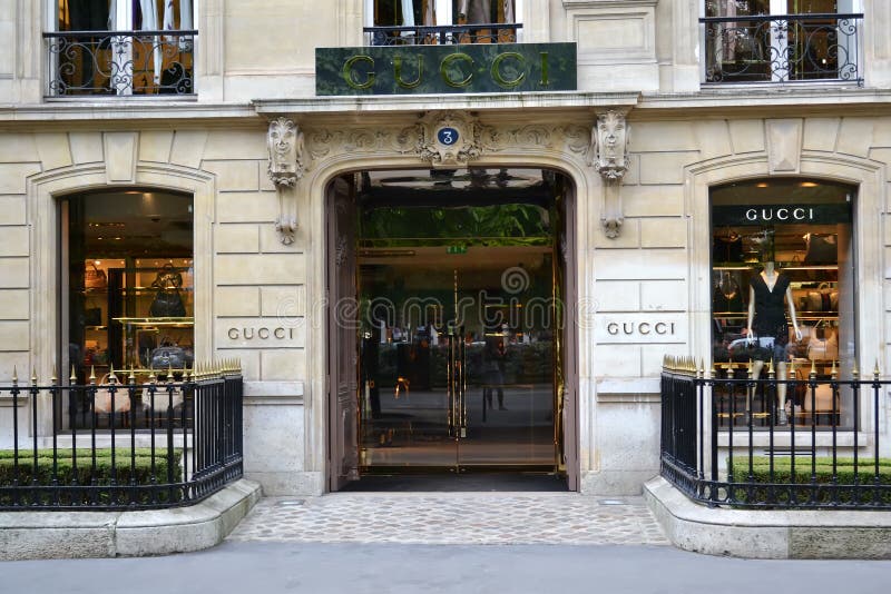 Gucci Butik Przy Friedrichstrasse Fotografia Editorial - Obraz złożonej ...
