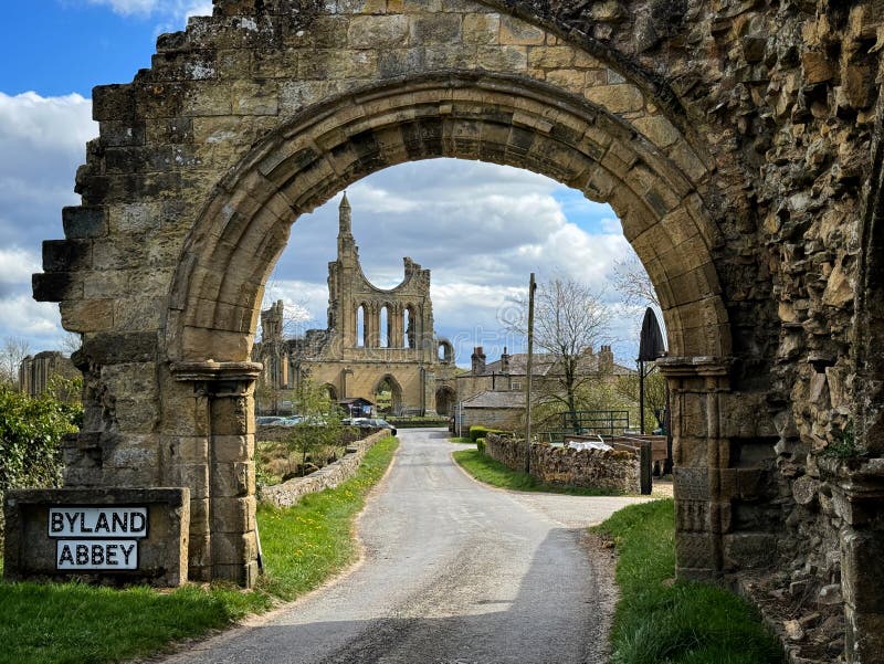 The Approach To Byland Abbey Stock Image - Image of site, arches: 375939397