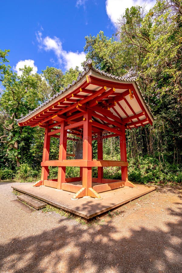 Byodo-in Buddhist Japanese Temple Oahu Hawaii Stock Image - Image of ... Byodo-in Buddhist Japanese Temple Oahu Hawaii Stock Image - Image of ...