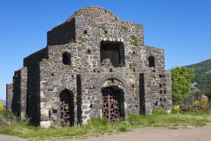 Byzantine temple ruin stock photo. Image of ruin, italy - 24803222