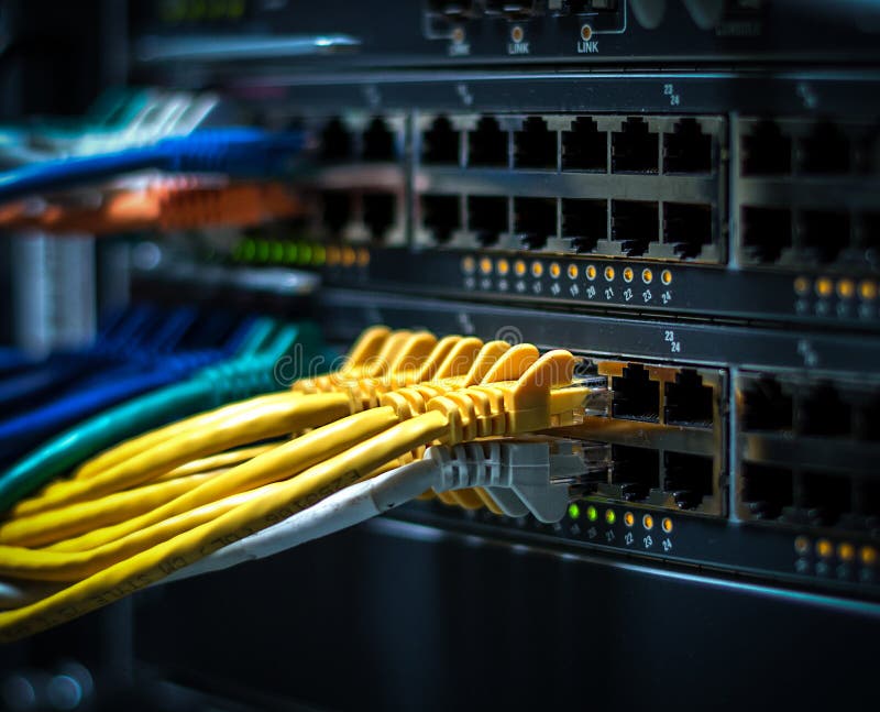 Câbles d'ordinateur image stock. Image du systèmes, logique - 63998933