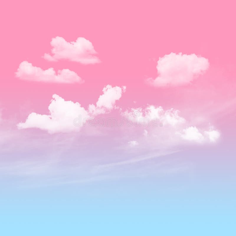 Céu Azul E Cor-de-rosa Com Nebuloso Foto de Stock - Imagem de céu, nave ...