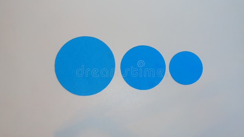 Círculos De Tamanhos Diferentes Imagem de Stock - Imagem de branco ...