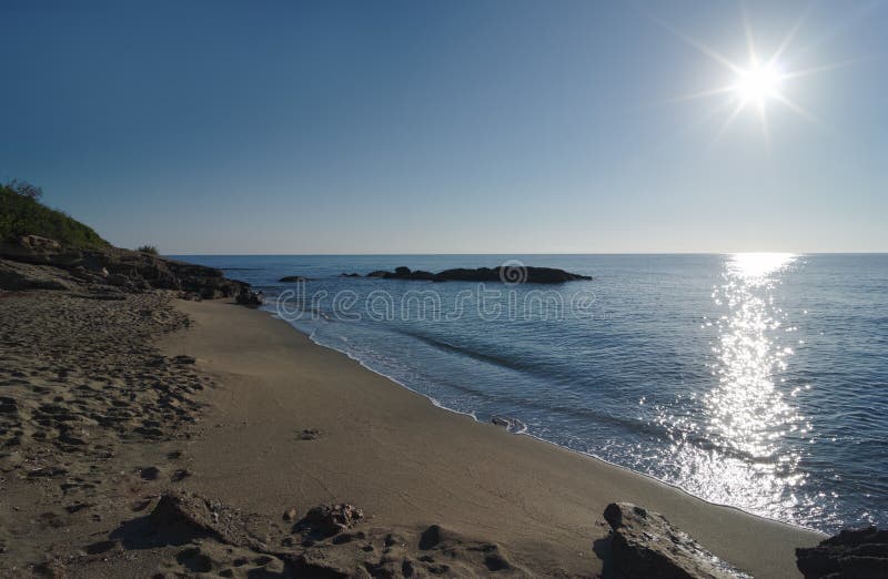 Plage de Bravone en Corse photo stock. Image du europe - 73077022