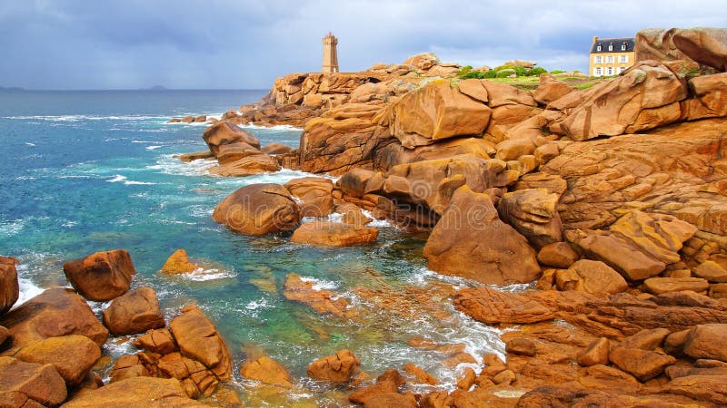 Côte Rose De Granit. Brittany, France Image stock - Image du maison ...