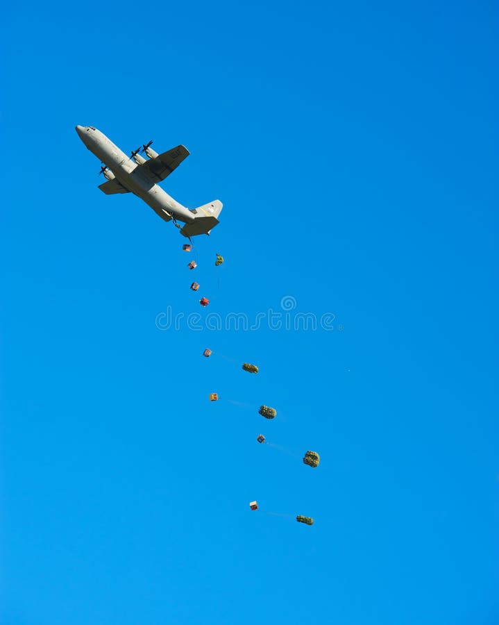 C-130 Cargo Drop editorial photography. Image of fourengine - 27593012