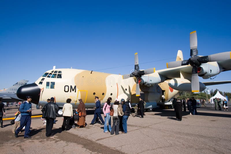 C-130 Hercule photographie éditorial. Image du avion - 13129592