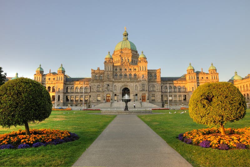 Victoria, a.C., Vertical Del Edificio Del Parlamento De Canadá Imagen ...