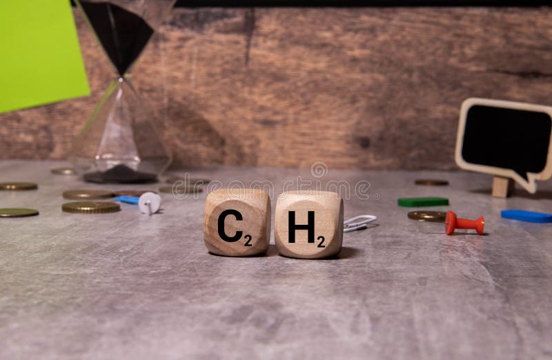 C2H2 Acetylene CAS 74-86-2 Chemical Substance in White Plastic ...