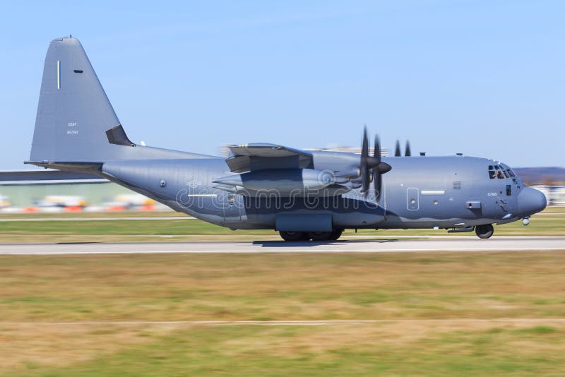 Italienskt Flygplan För FlygvapenAeronatica Militare ItalianaLockheed C ...