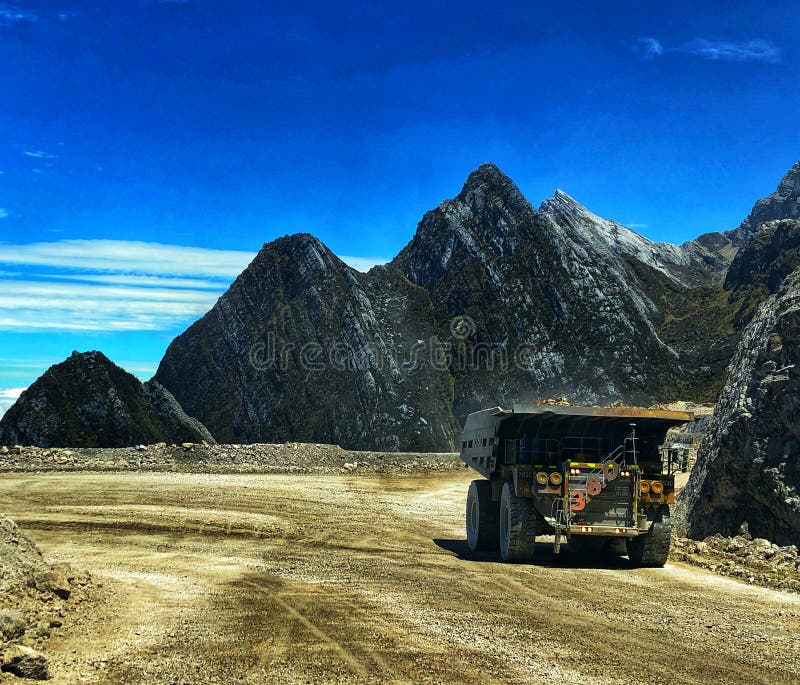 793C Series Catterpillar Mining Trucks Editorial Stock Photo - Image of ...