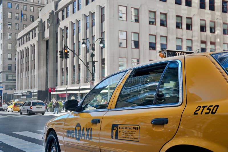Cab by Empire State Building Editorial Stock Photo - Image of state ...
