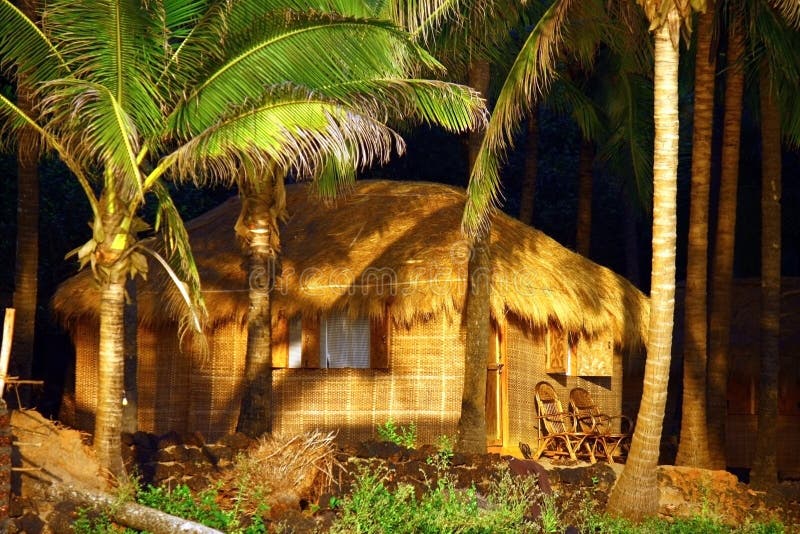 Cabana De Luxo Sob Palmeiras De Coco Em Goa Imagem de Stock - Imagem de ...