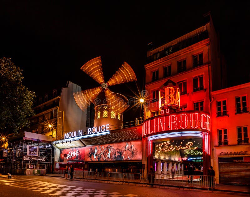 Cabaret Le Moulin Rouge La Nuit, Paris Photo éditorial - Image du club ...