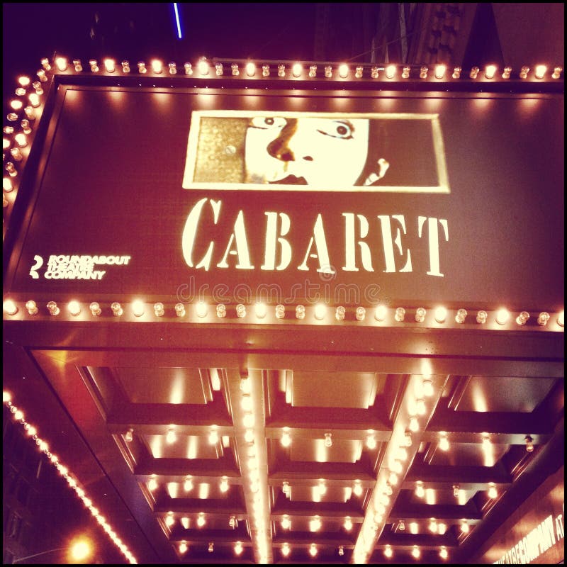 Segno al neon - cabaret fotografia stock. Immagine di illustrazione ...