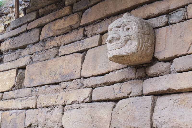 Cabeza clava Chavin stock image. Image of huaca, last - 235816961