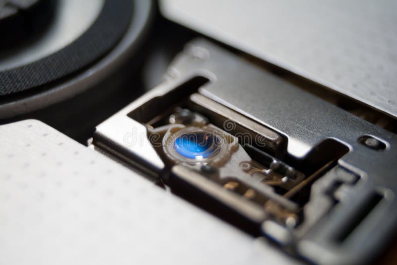 Lente del laser del CD-ROM foto de archivo. Imagen de máquina - 11821540