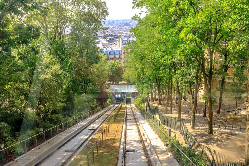 Cabina Di Funivia Di Parigi Immagine Stock - Immagine di ferrovia ...